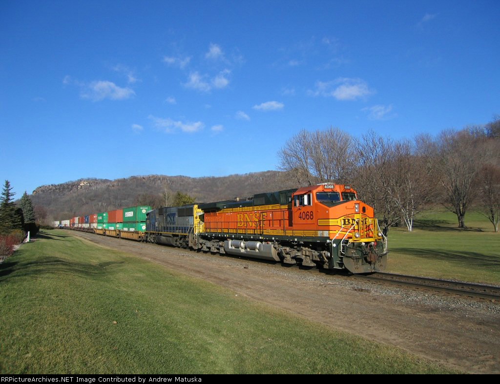BNSF 4068
